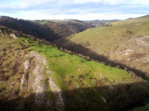 Thorpe Cloud and Dovedale Walk - Snap the Peaks